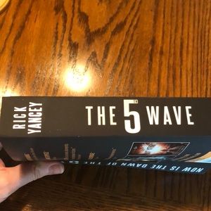 Penguin Books | Accents | The 5th Wave Book | Poshmark
